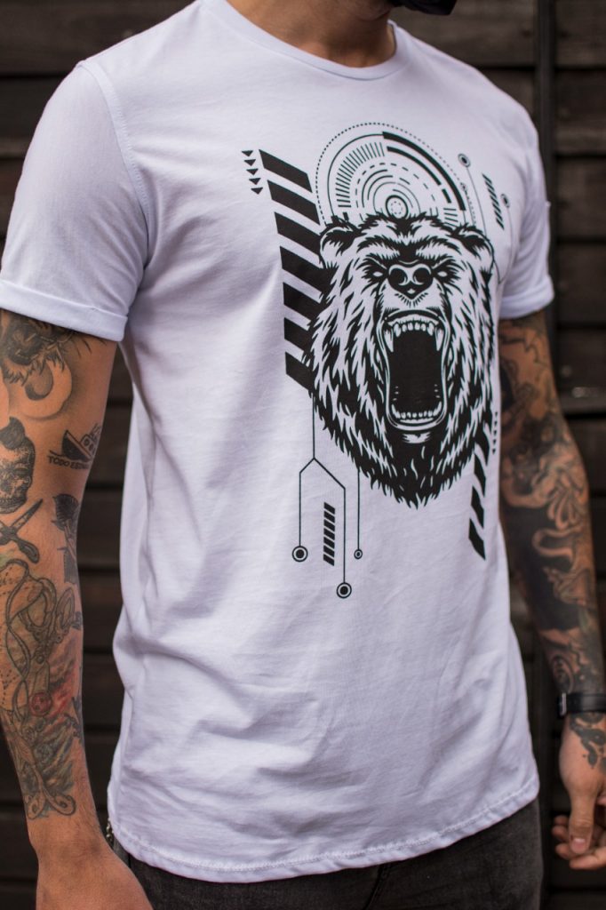 Bionic Bear T-shirt - White - Industrias Roboto